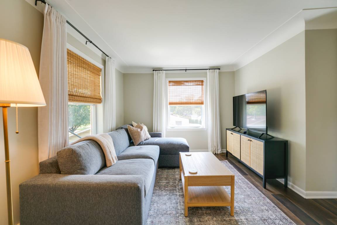 92 M² Apartment ∙ 2 Bedrooms ∙ 6 Guests - Fraser, MI