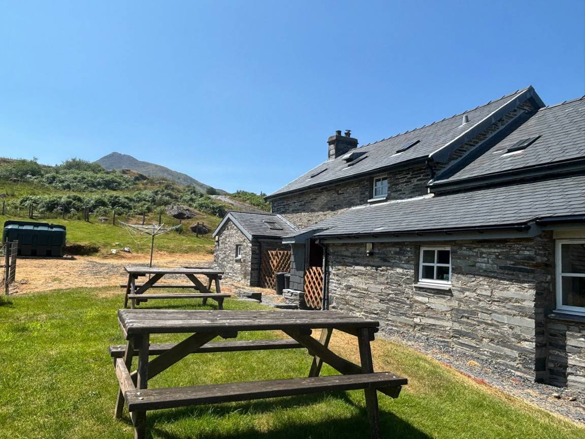 Cottage ∙ 3 Bedrooms ∙ 6 Guests - Penrhyndeudraeth