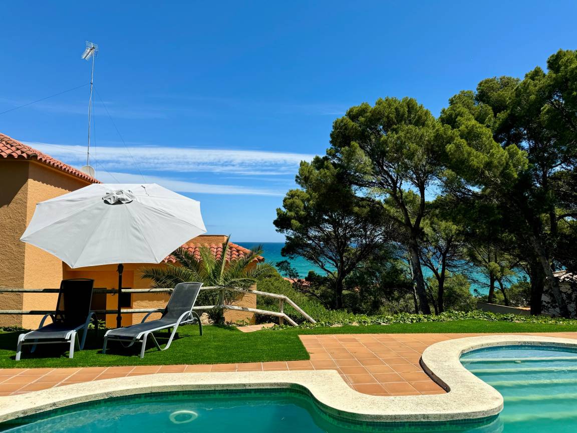 185 M² Casa ∙ 4 Habitaciones ∙ 9 Huéspedes - Sa Riera