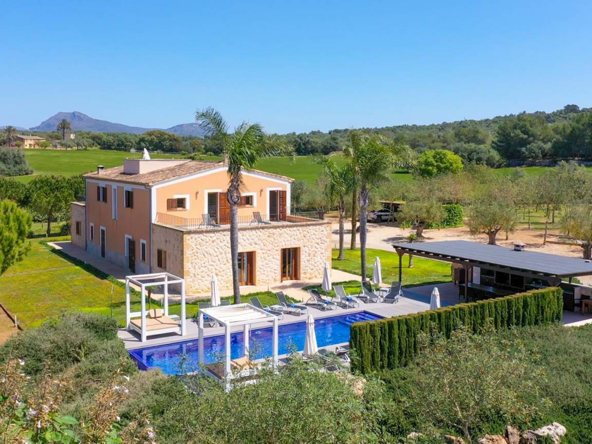 382 M² Cottage ∙ 7 Bedrooms ∙ 14 Guests - Mallorca