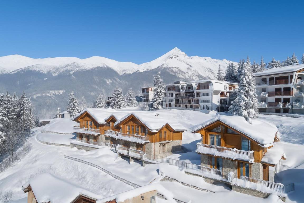 239 M² Chalet ∙ 4 Bedrooms ∙ 9 Guests - Sestriere