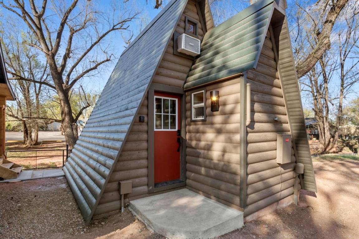 Cabin ∙ 1 Bedroom ∙ 2 Guests - Colorado Springs, CO