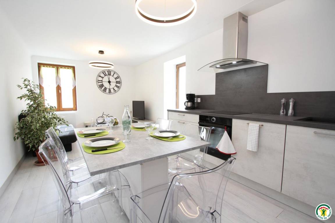 72 M² Gîte ∙ 3 Bedrooms ∙ 6 Guests - Beaurepaire