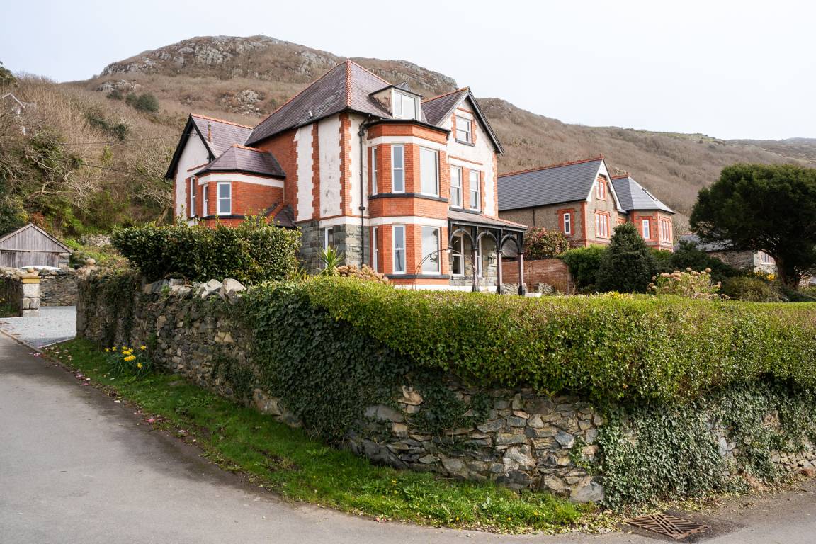 Cottage ∙ 7 Bedrooms ∙ 16 Guests - Barmouth