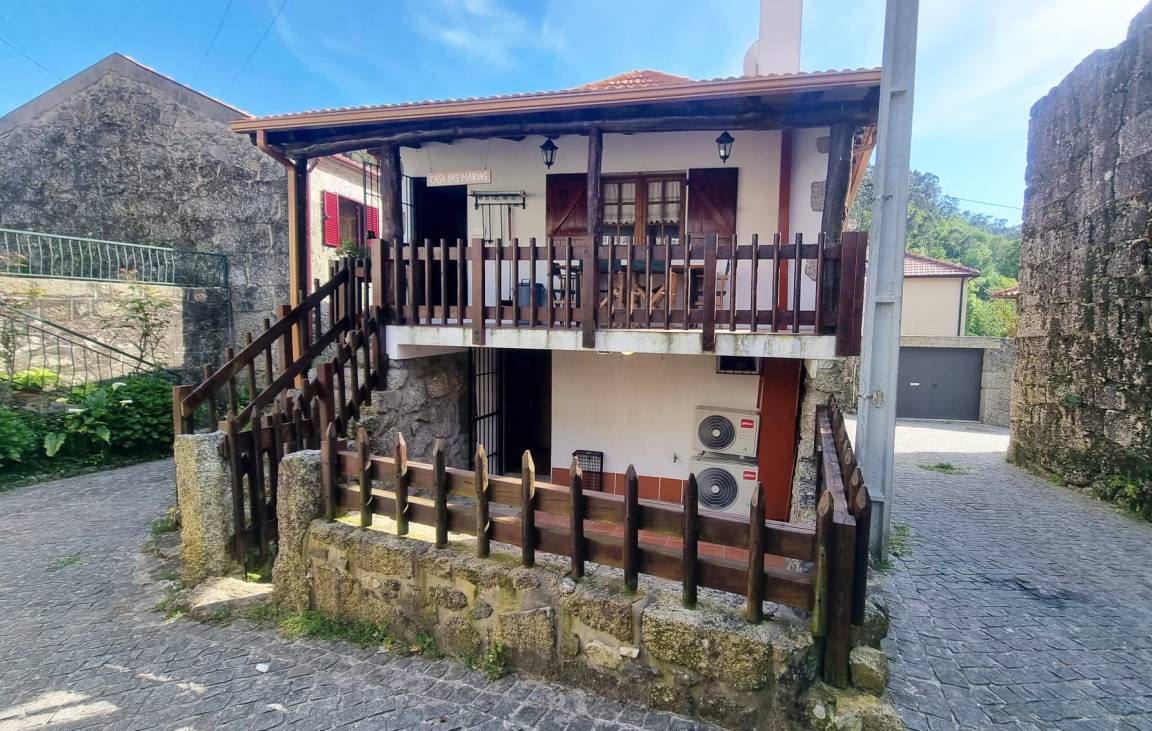 100 M² Cottage ∙ 2 Bedrooms ∙ 4 Guests - Portugal