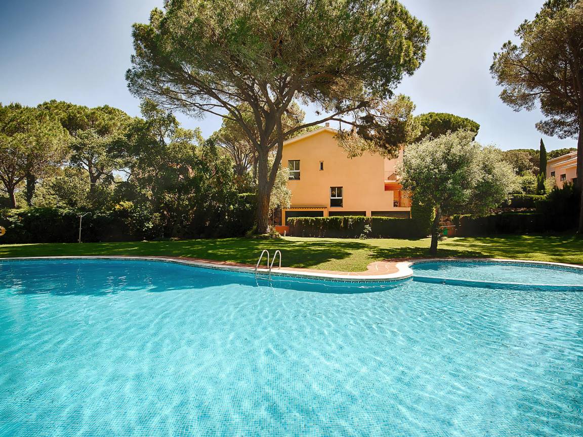 148 M² Casa Rural ∙ 4 Habitaciones ∙ 5 Huéspedes - Sant Feliu de Guíxols
