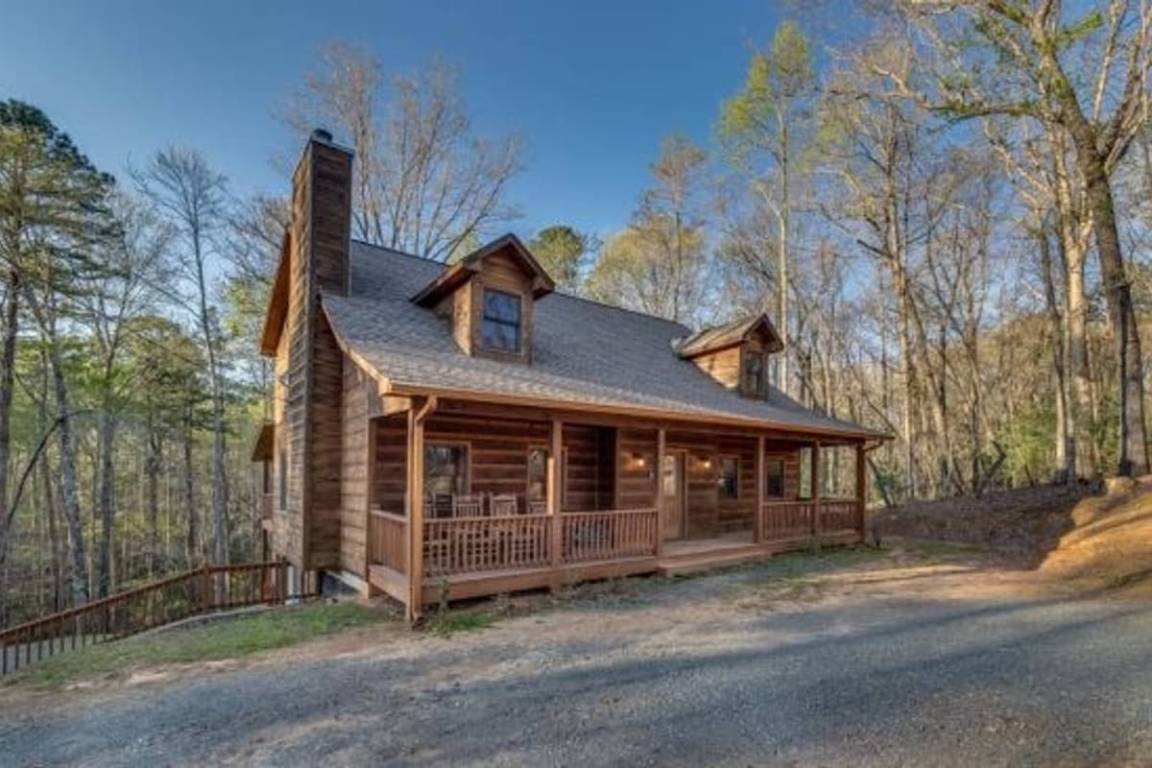 Cabin ∙ 5 Bedrooms ∙ 10 Guests - Ellijay, GA