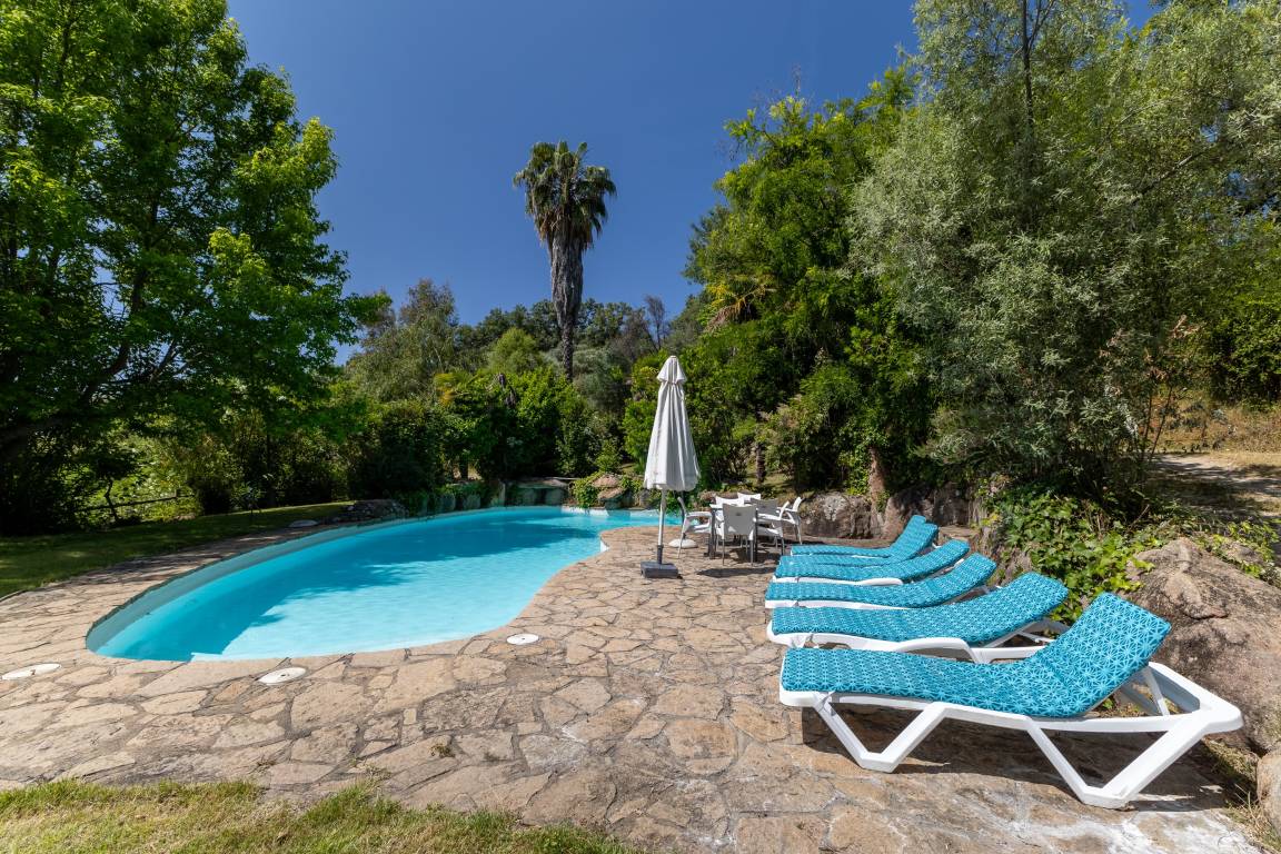 300 M² Finca ∙ 4 Schlafzimmer ∙ 10 Gäste - Candeleda