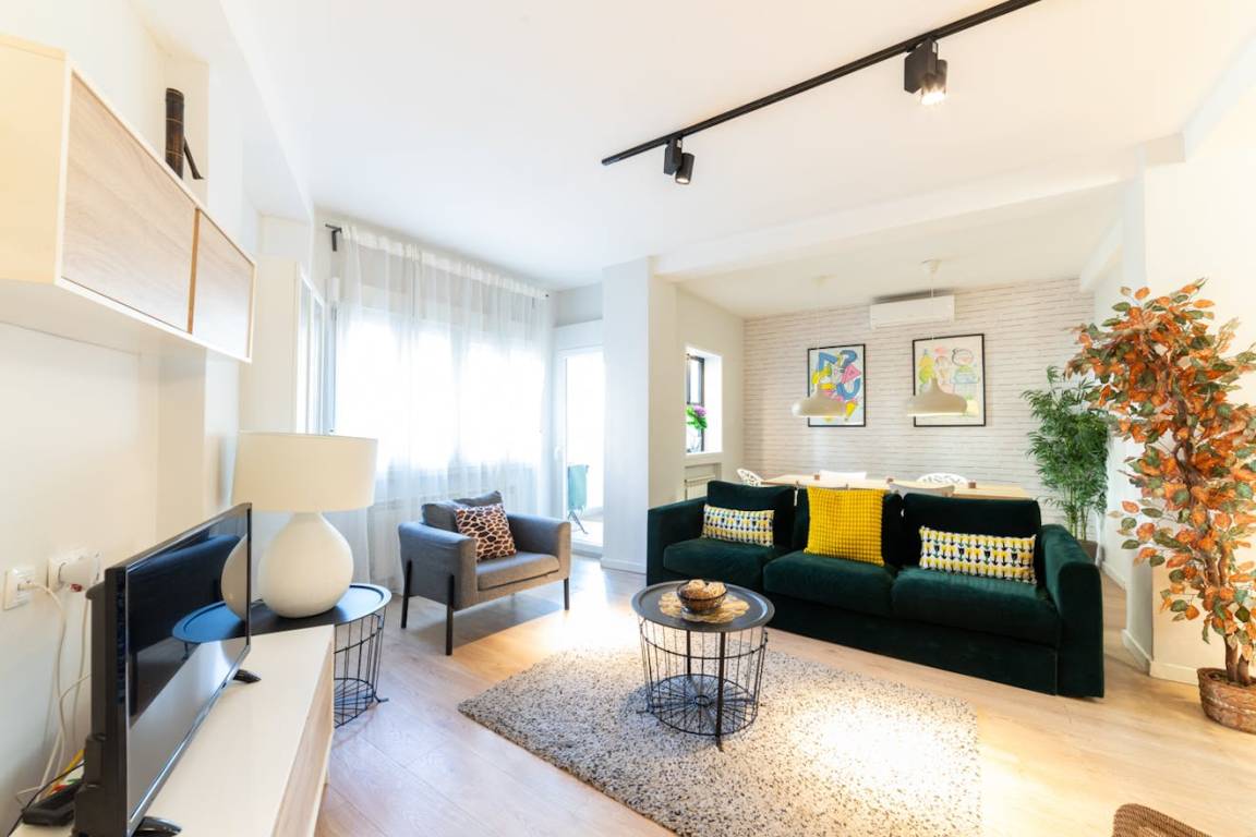 91 M² Apartamento ∙ 3 Habitaciones ∙ 5 Huéspedes - Alcobendas