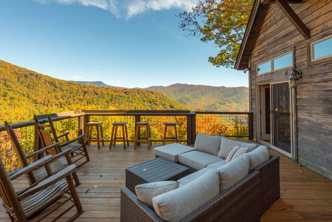 372 M² Cabin ∙ 3 Bedrooms ∙ 6 Guests - Black Mountain, NC