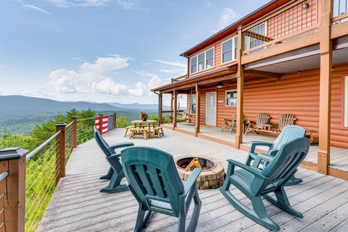 157 M² House ∙ 3 Bedrooms ∙ 8 Guests - Murphy, NC