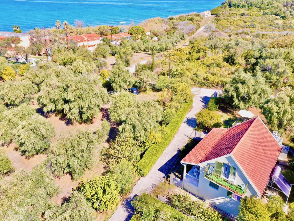 100 M² Villa ∙ 3 Bedrooms ∙ 7 Guests - Corfu
