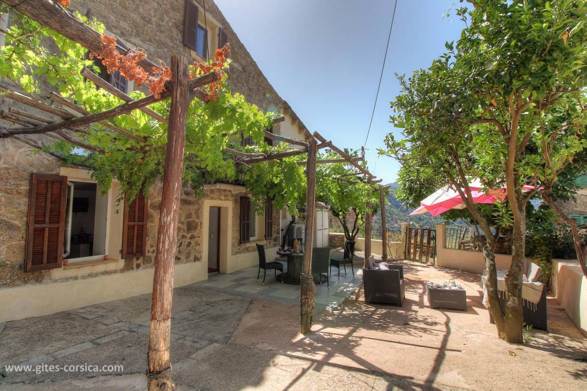 73 M² Gîte ∙ 2 Chambres ∙ 4 Personnes - Corse-du-Sud