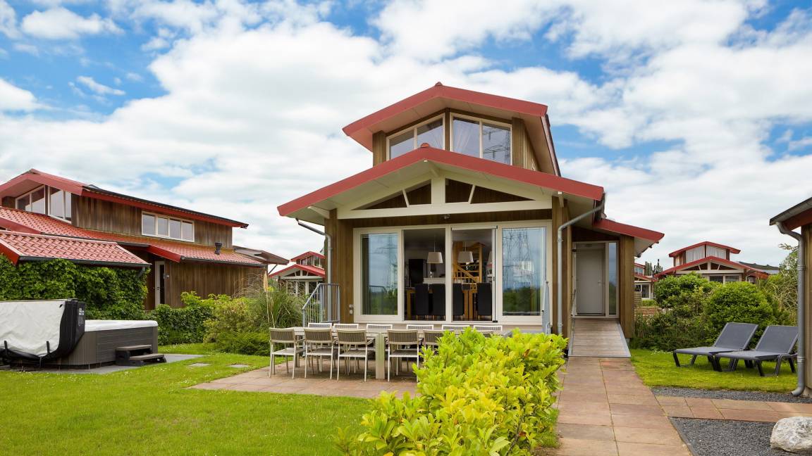 162 M² Villa ∙ 5 Slaapkamers ∙ 10 Gasten - Drachten