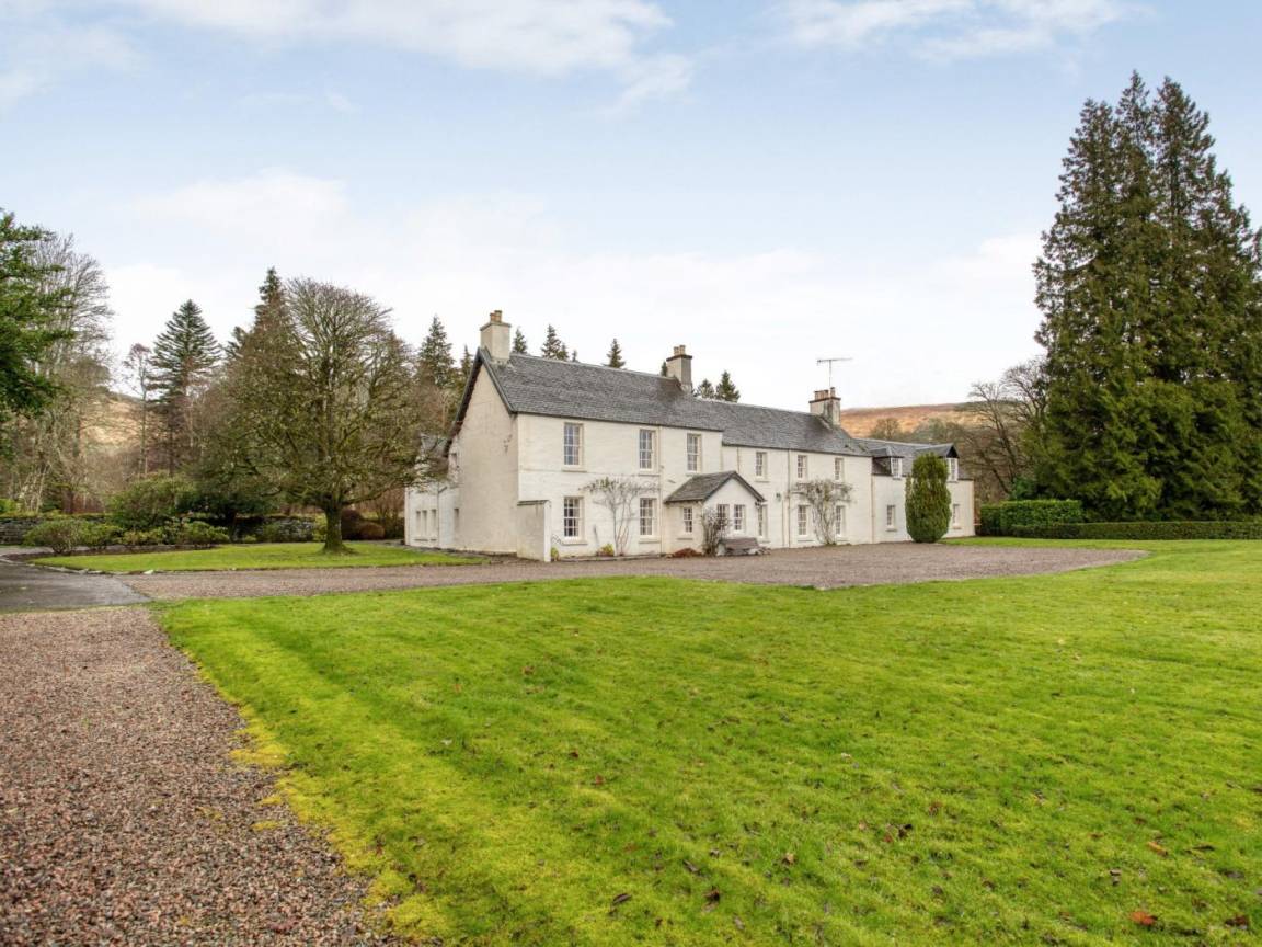 Cottage ∙ 6 Bedrooms ∙ 11 Guests - Fort William