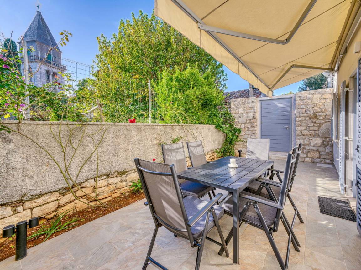 110 M² House ∙ 3 Bedrooms ∙ 6 Guests - Nerezine