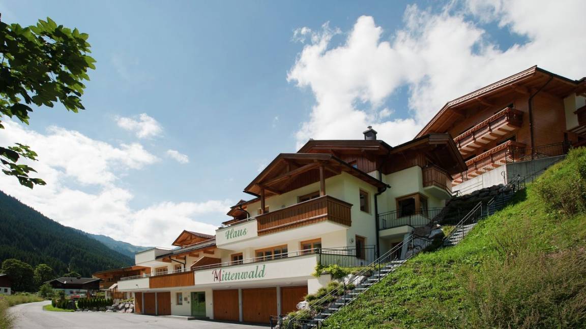 100 M² Ferienhaus ∙ 3 Schlafzimmer ∙ 8 Gäste - Fieberbrunn