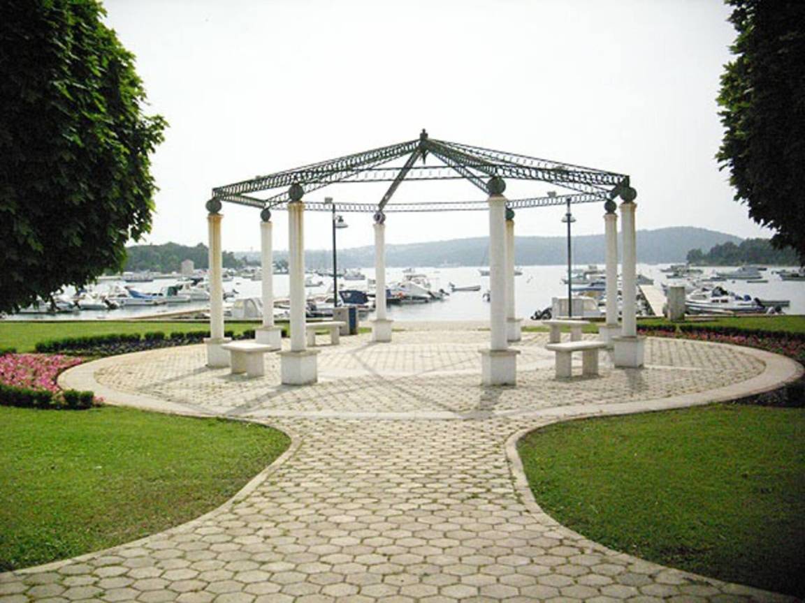 80 M² Appartement ∙ 2 Slaapkamers ∙ 4 Gasten - Medulin