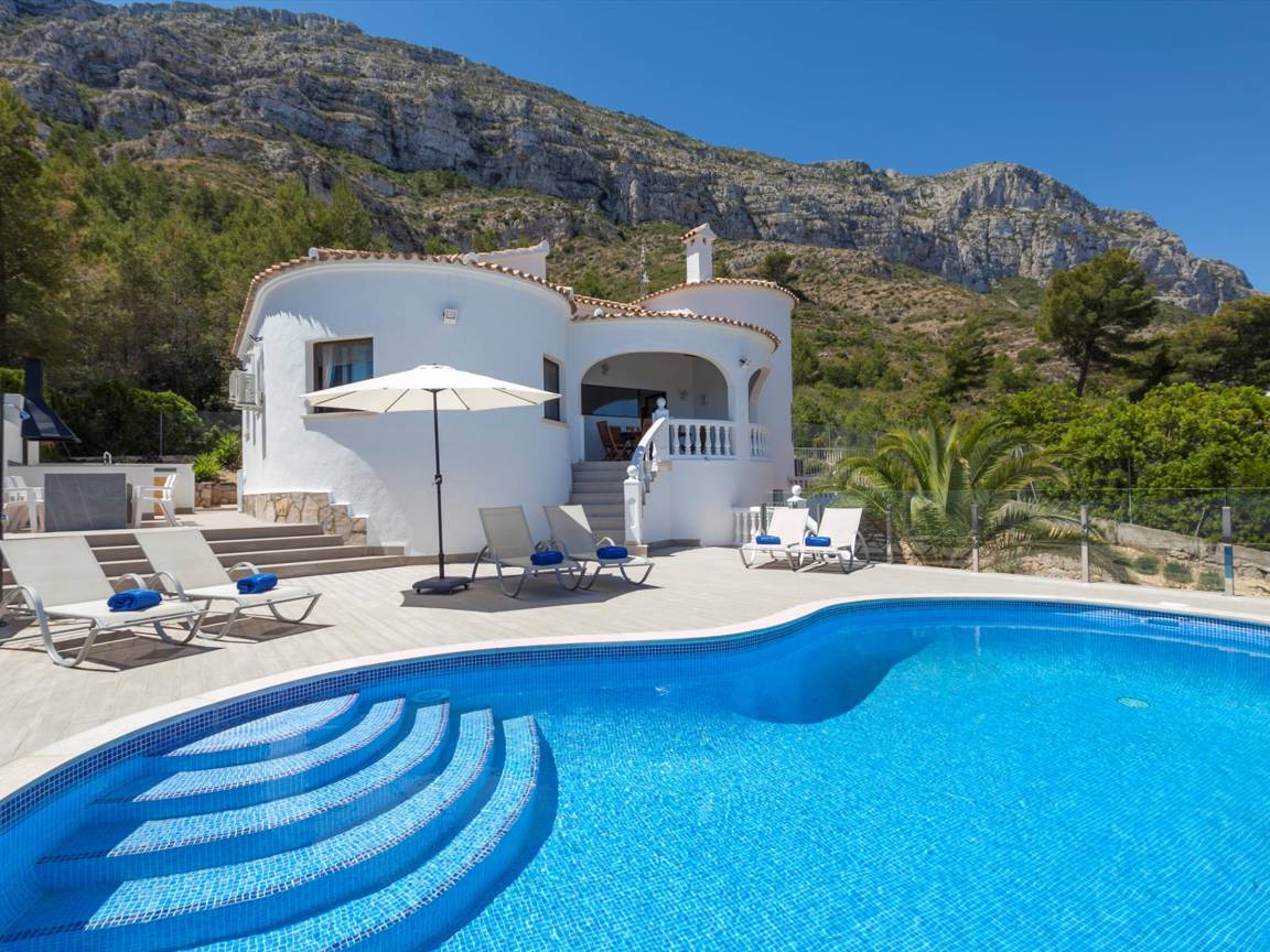 178 M² Villa ∙ 4 Bedrooms ∙ 8 Guests - Dénia