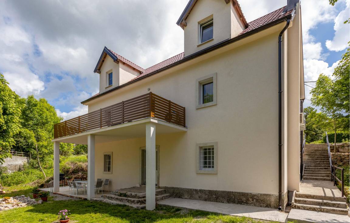 300 M² Ferienhaus ∙ 4 Schlafzimmer ∙ 9 Gäste - Jadranovo