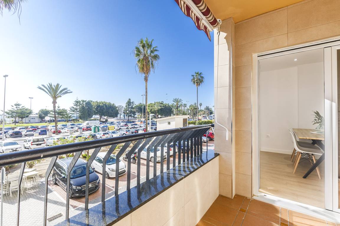 90 M² Apartamento ∙ 3 Habitaciones ∙ 6 Huéspedes - Torre del Mar