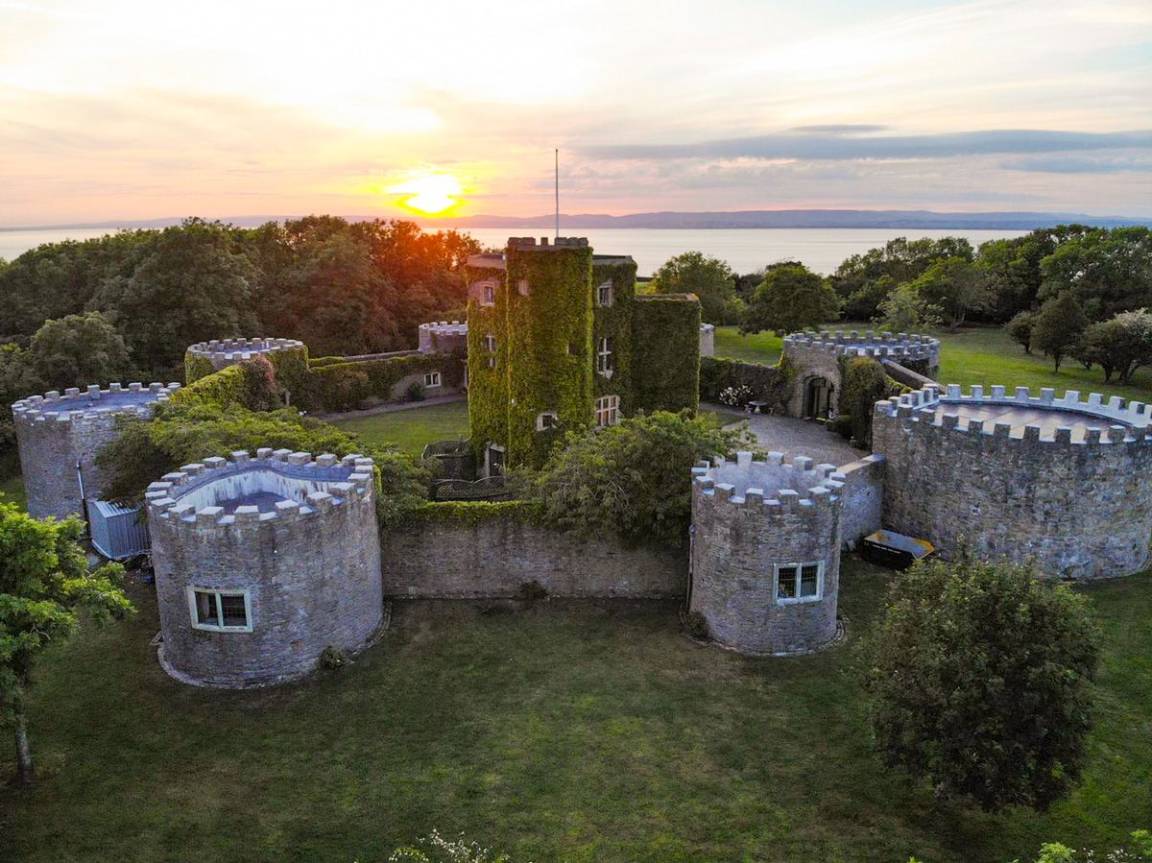 Castle ∙ 8 Bedrooms ∙ 16 Guests - Clevedon, UK