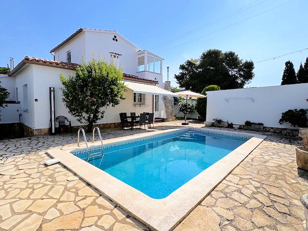150 M² Villa ∙ 3 Chambres ∙ 6 Personnes - L'Escala