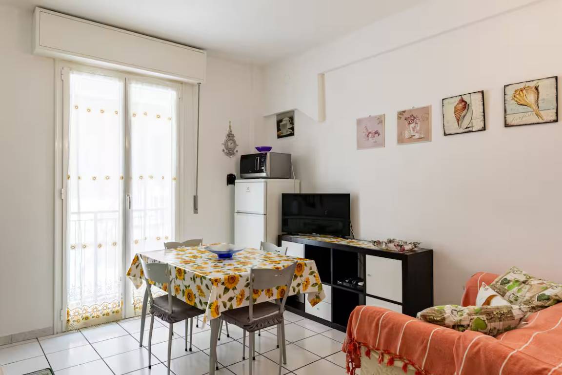 80 M² Apartment ∙ 2 Bedrooms ∙ 5 Guests - Alassio
