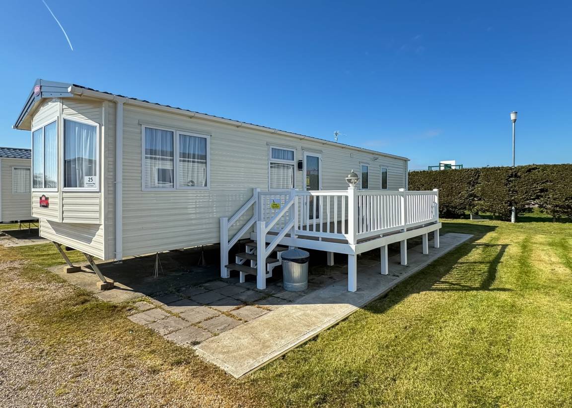 Caravan ∙ 3 Bedrooms ∙ 8 Guests - West Mersea