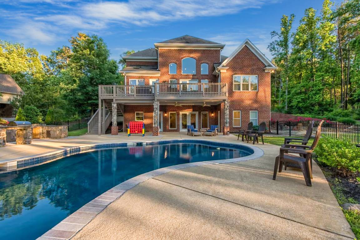 487 M² Ferienhaus ∙ 7 Schlafzimmer ∙ 20 Gäste - Mooresville, NC