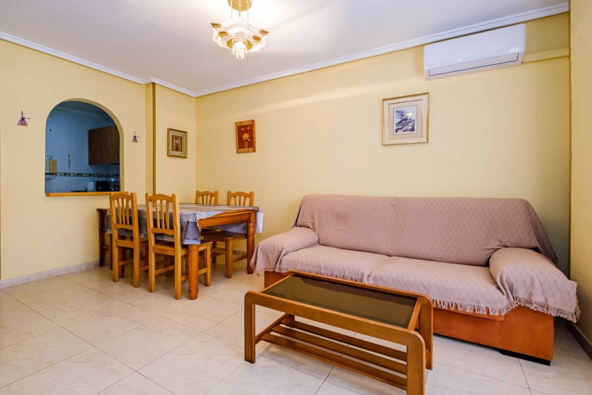66 M² Apartamento ∙ 2 Habitaciones ∙ 4 Huéspedes - Torrevieja