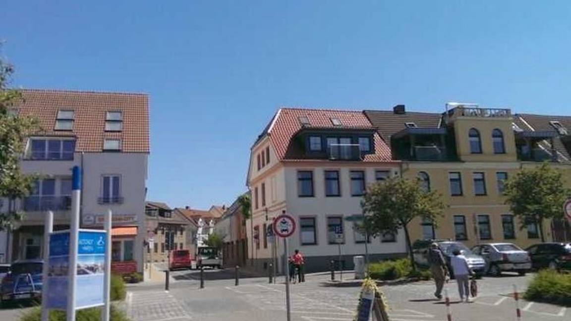 67 M² Ferienwohnung ∙ 1 Schlafzimmer ∙ 3 Gäste - Waren (Müritz)