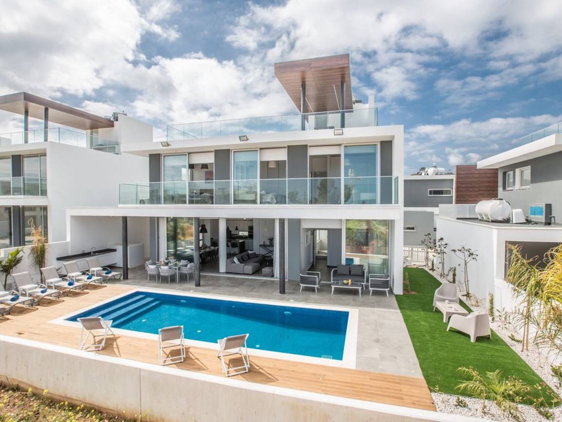 Villa ∙ 4 Bedrooms ∙ 8 Guests - Protaras