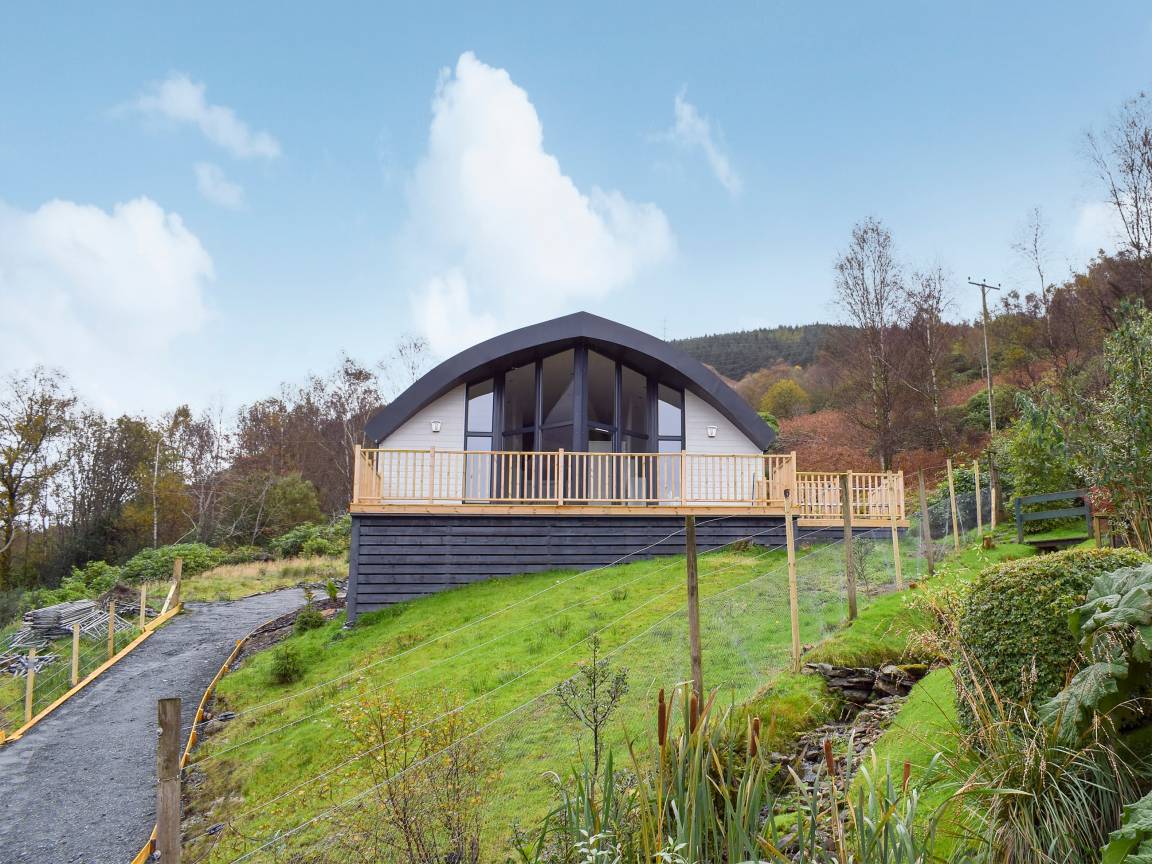 Cottage ∙ 2 Bedrooms ∙ 4 Guests - Loch Lomond