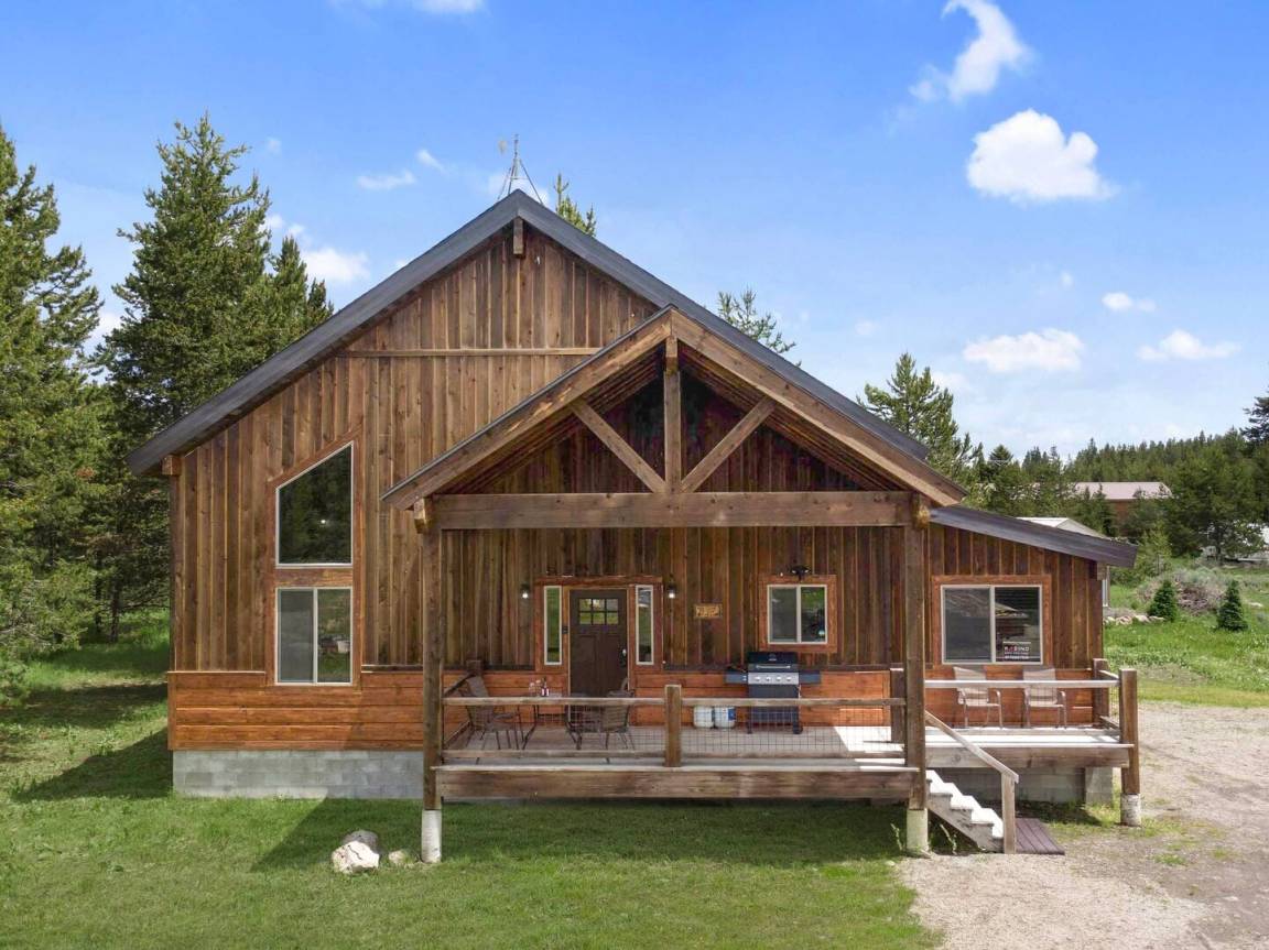 232 M² Cabin ∙ 5 Bedrooms ∙ 12 Guests - Island Park, ID
