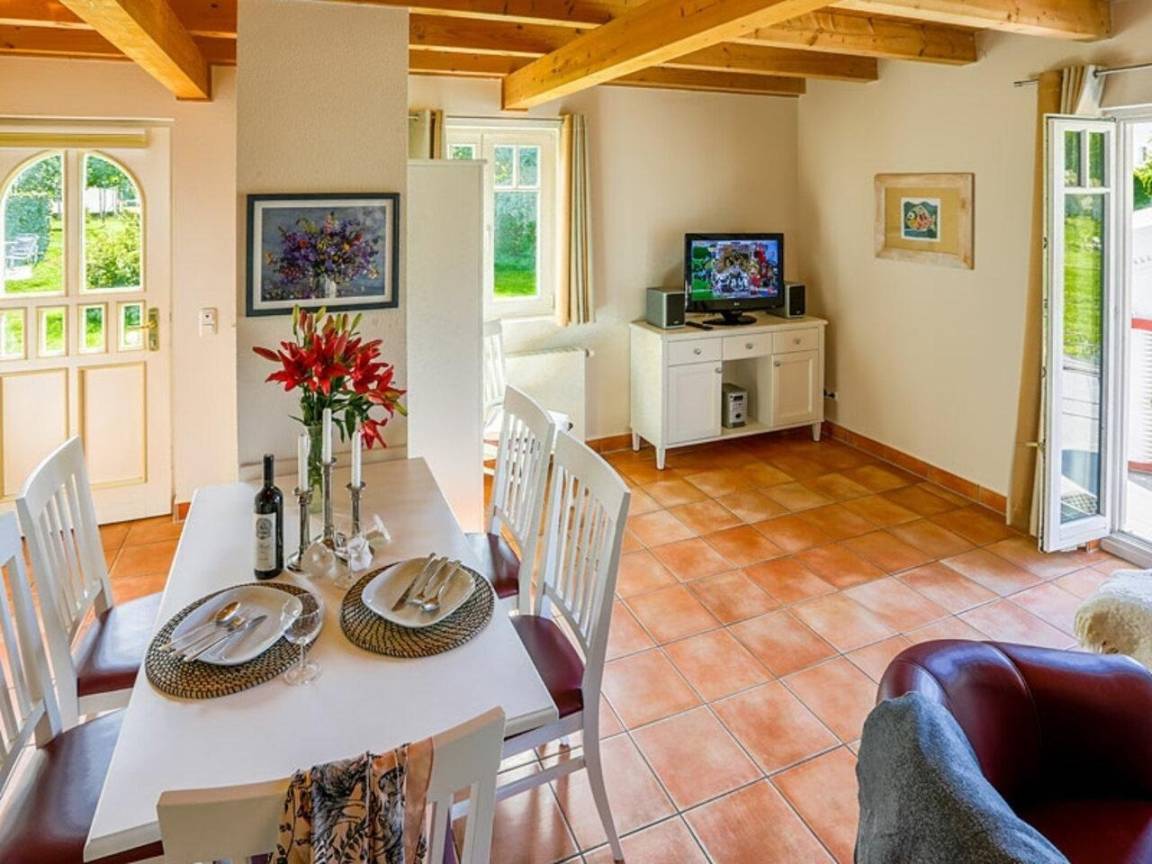 64 M² Ferienhaus ∙ 2 Schlafzimmer ∙ 6 Gäste - Nienhagen