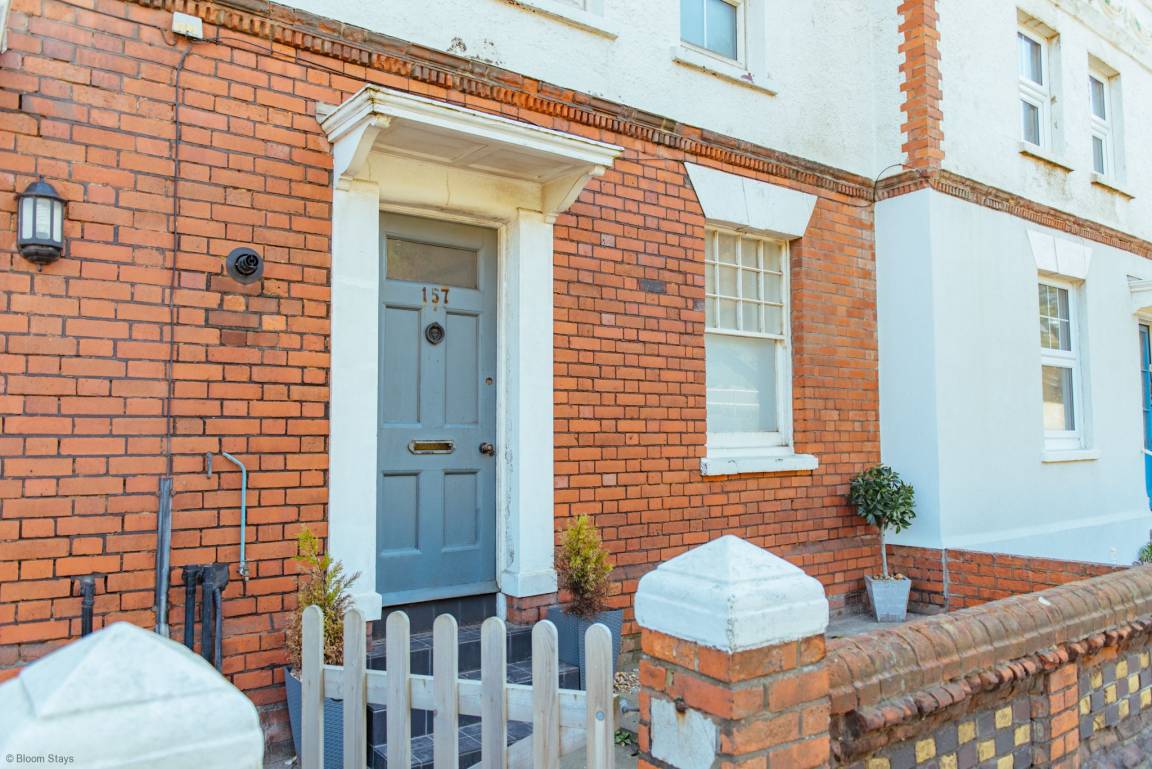 Cottage ∙ 2 Bedrooms ∙ 4 Guests - Folkestone