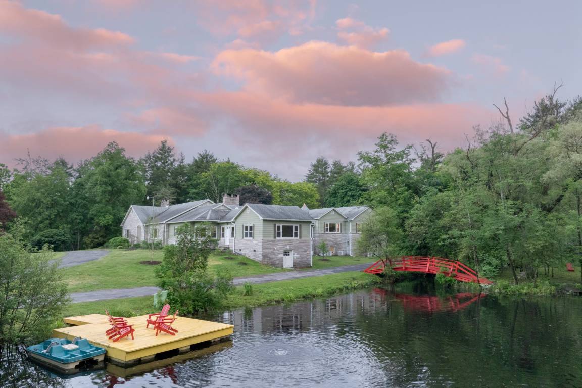 1161 M² House ∙ 10 Bedrooms ∙ 28 Guests - Catskill