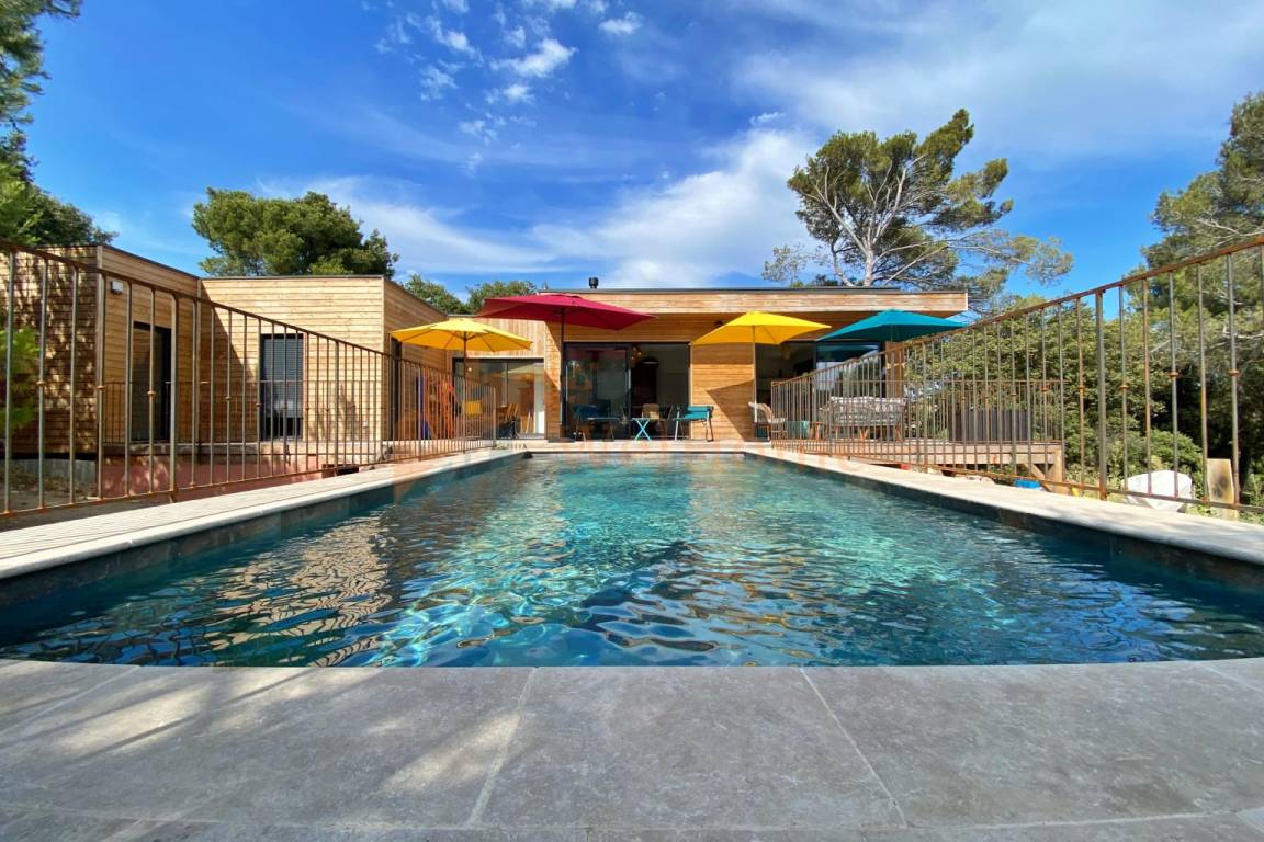 250 M² Villa ∙ 4 Chambres ∙ 8 Personnes - Éguilles