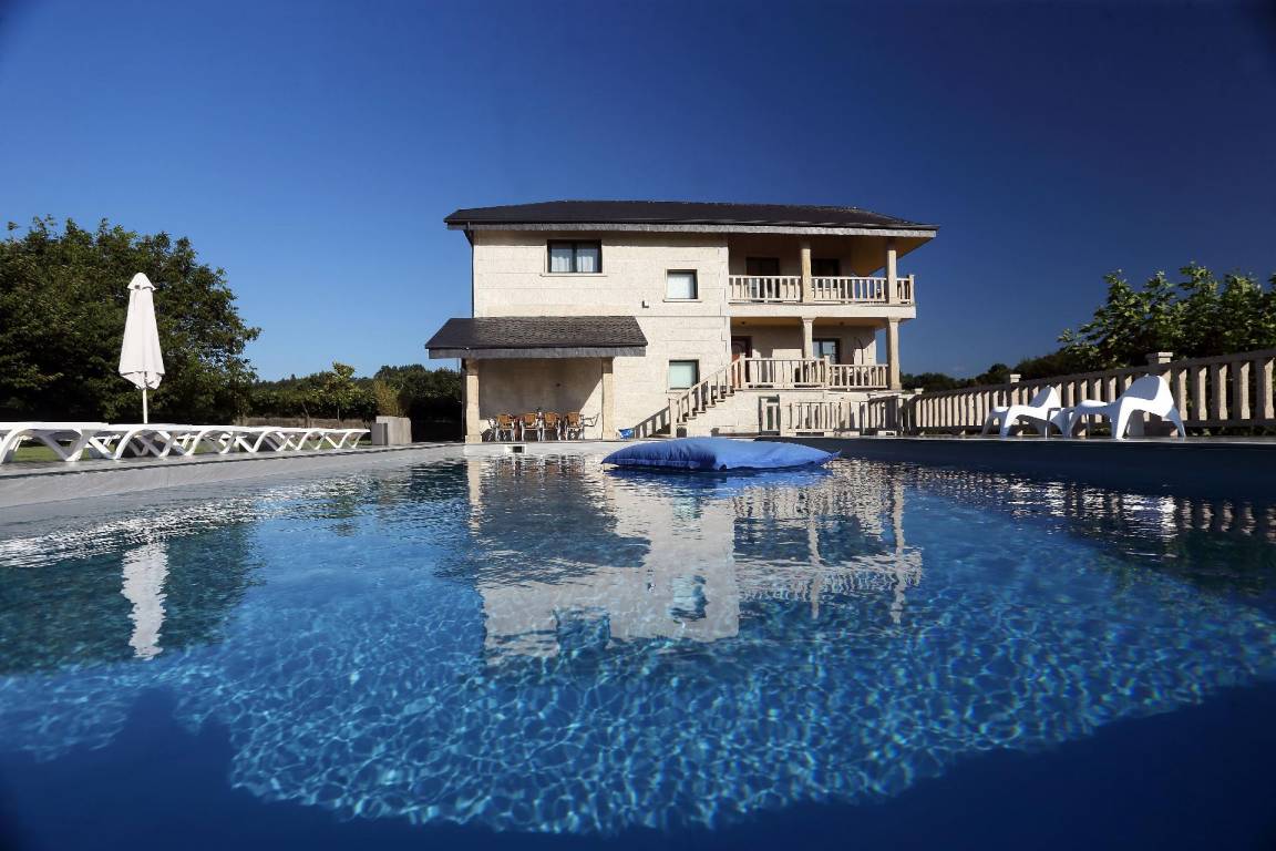 540 M² House ∙ 6 Bedrooms ∙ 12 Guests - Ames