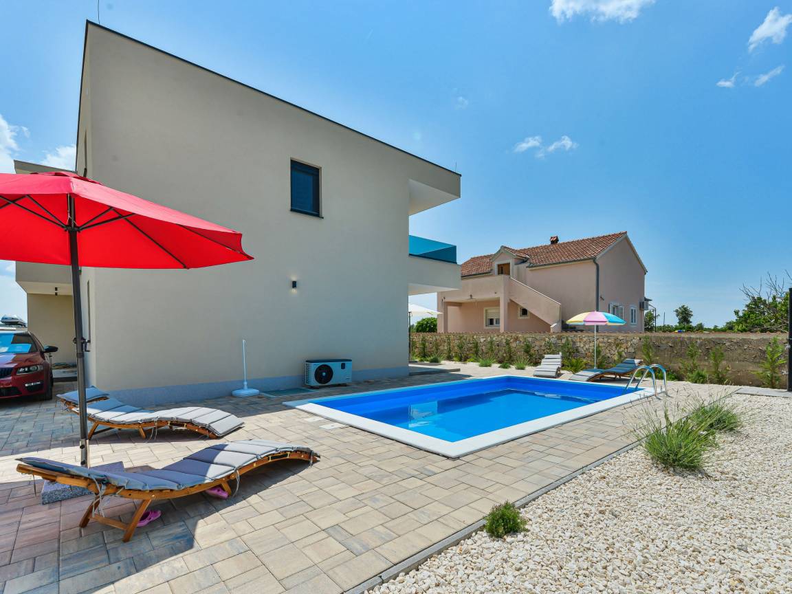 136 M² Ferienhaus ∙ 4 Schlafzimmer ∙ 8 Gäste - Šibenik