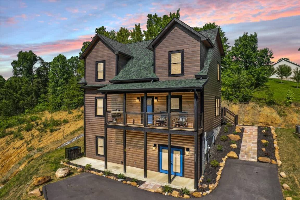 Apartment ∙ 3 Bedrooms ∙ 12 Guests - Pigeon Forge, TN