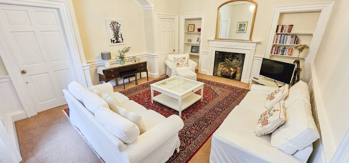 140 M² House ∙ 4 Bedrooms ∙ 5 Guests - Edinburgh