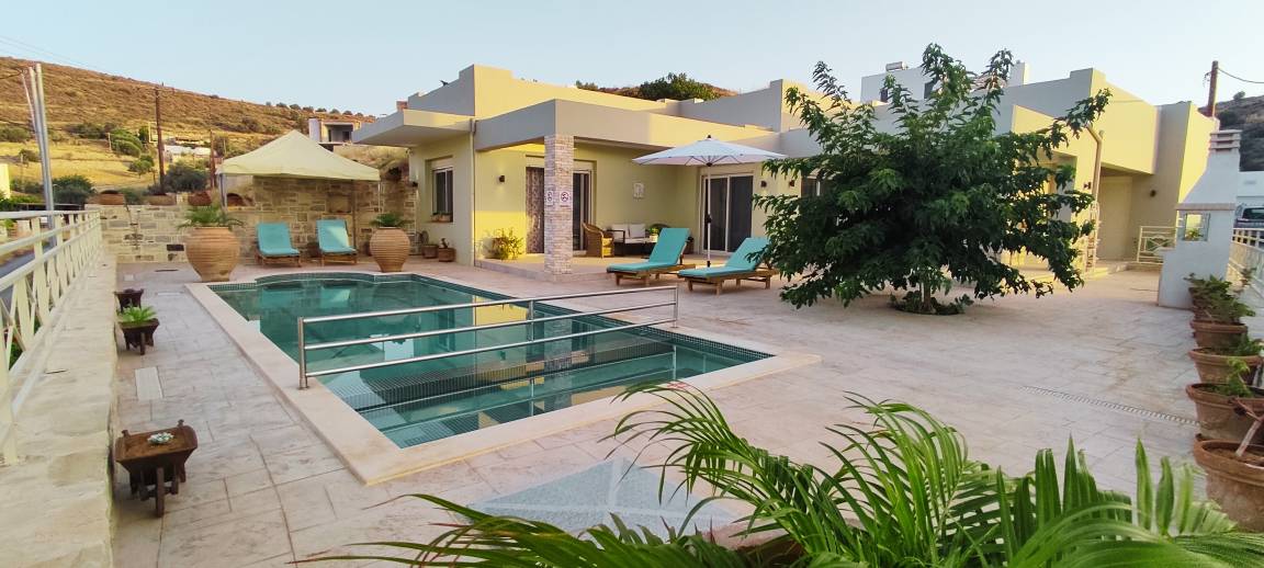 150 M² Villa ∙ 3 Bedrooms ∙ 6 Guests - Pitsidia