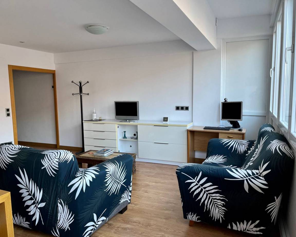 120 M² Apartment ∙ 4 Bedrooms ∙ 8 Guests - L'Hospitalet de Llobregat