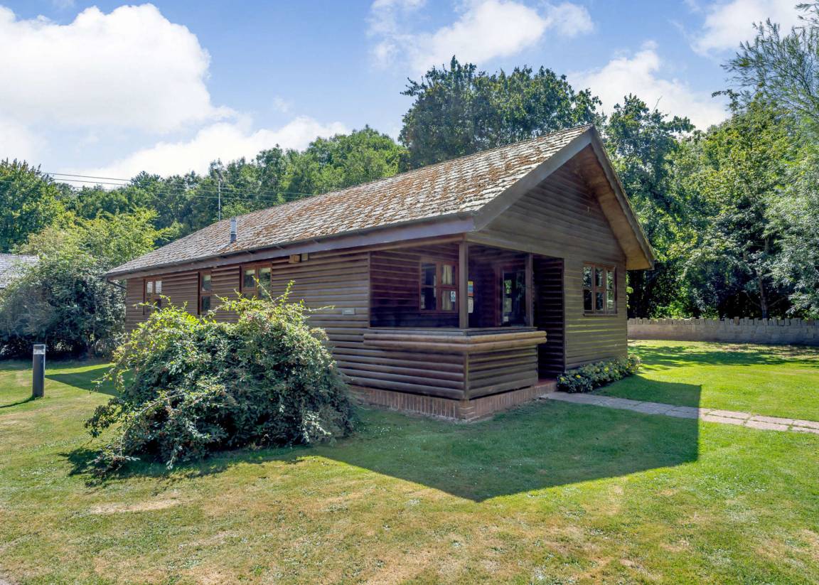 Chalet ∙ 2 Bedrooms ∙ 4 Guests - Forest of Dean