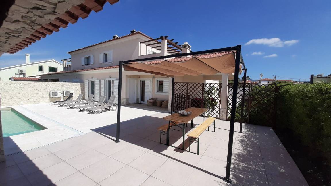 160 M² House ∙ 4 Bedrooms ∙ 8 Guests - Amora