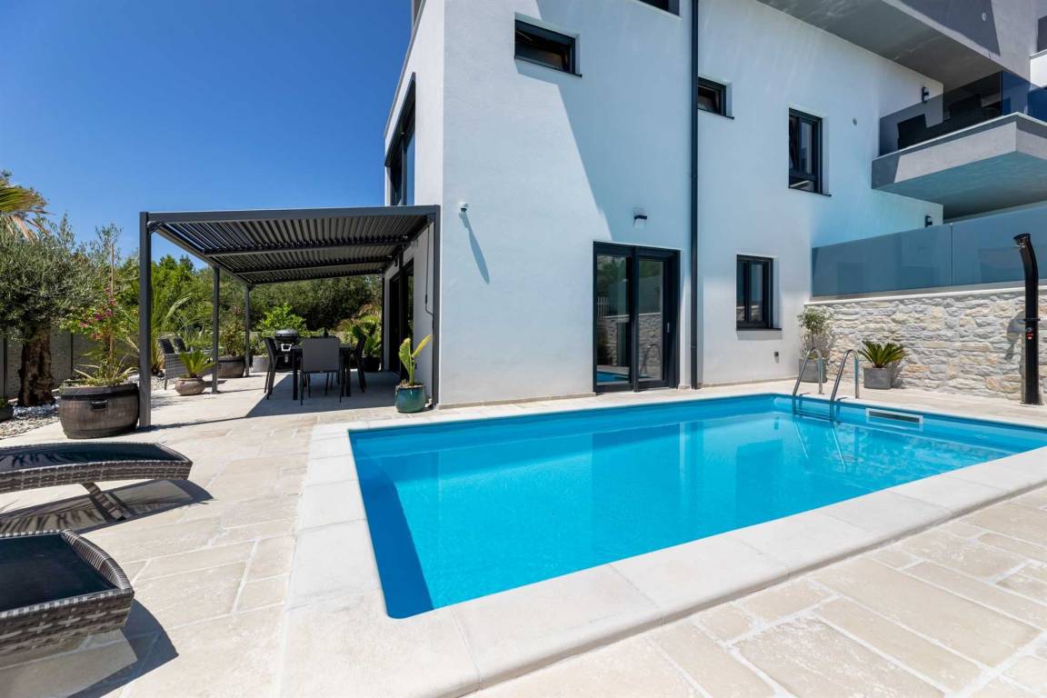 100 M² Apartment ∙ 3 Bedrooms ∙ 8 Guests - Krk