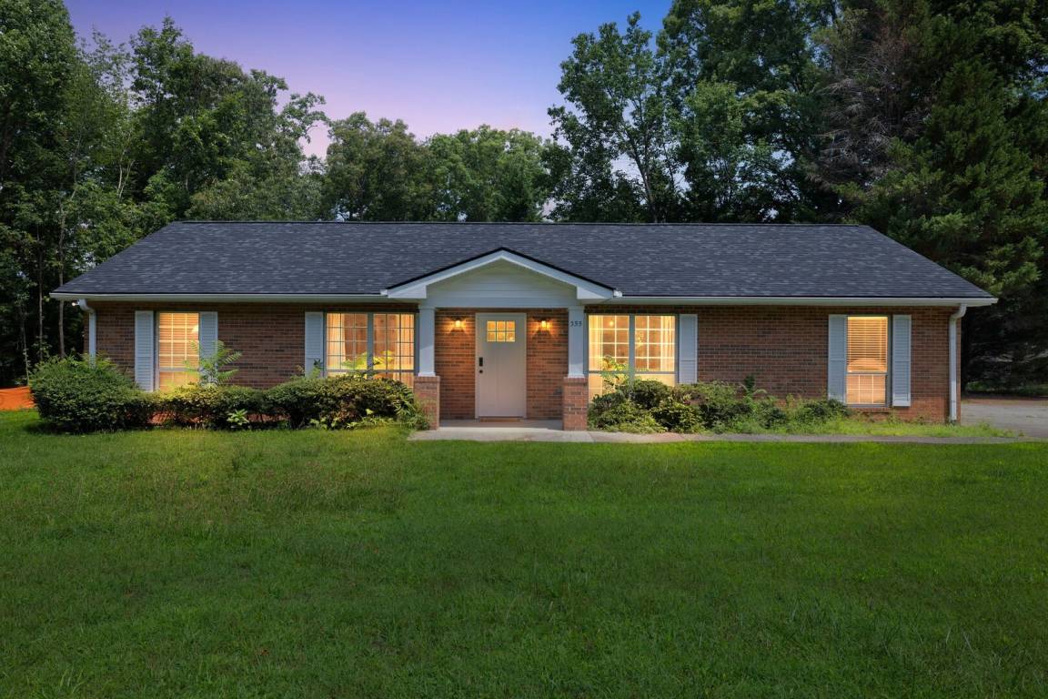 270 M² House ∙ 9 Bedrooms ∙ 18 Guests - Winston-Salem, NC