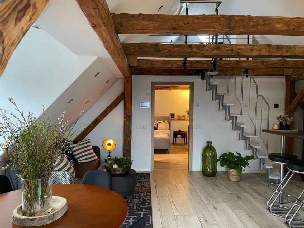 70 M² Ferienwohnung ∙ 1 Schlafzimmer ∙ 4 Gäste - Münchberg